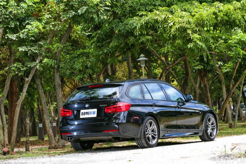 豐富不遜於新世代對手 BMW 320i 配備設計篇-8891汽車