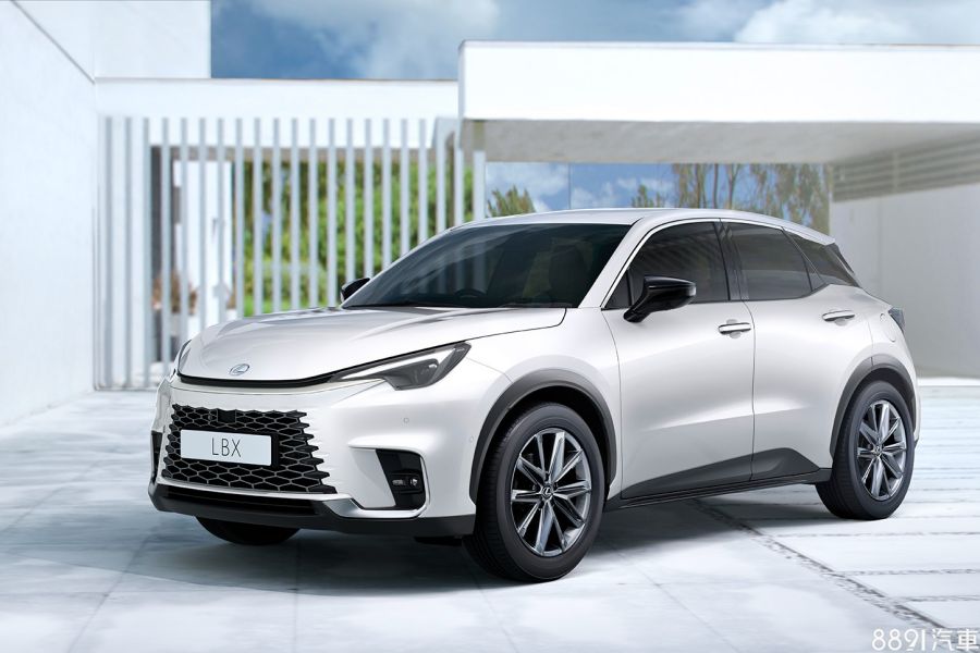 Lexus全新休旅LBX發表 入門定位卻不顯陽春 | 8891新車